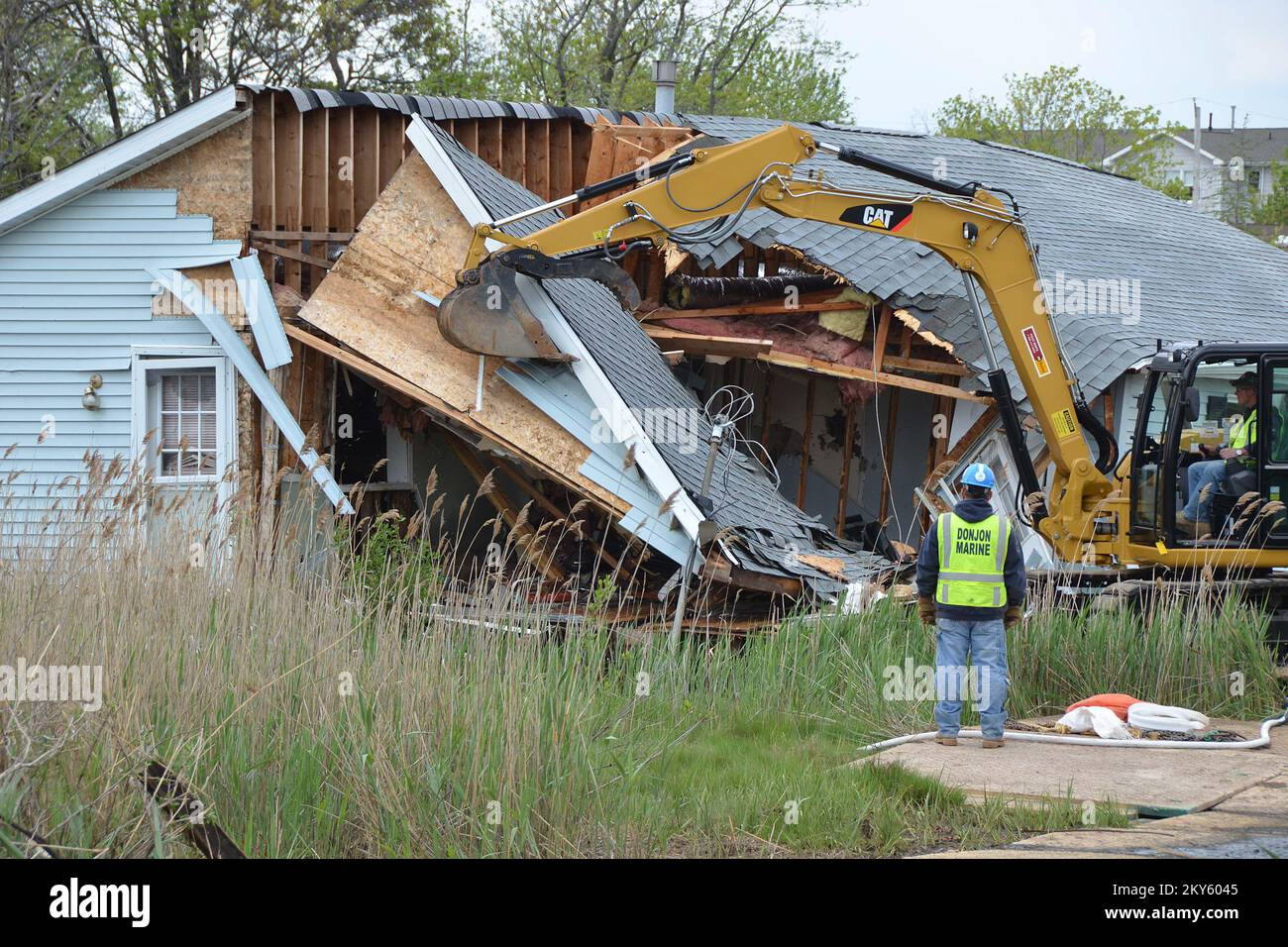 Waterways debris removal program hi-res stock photography and images ...