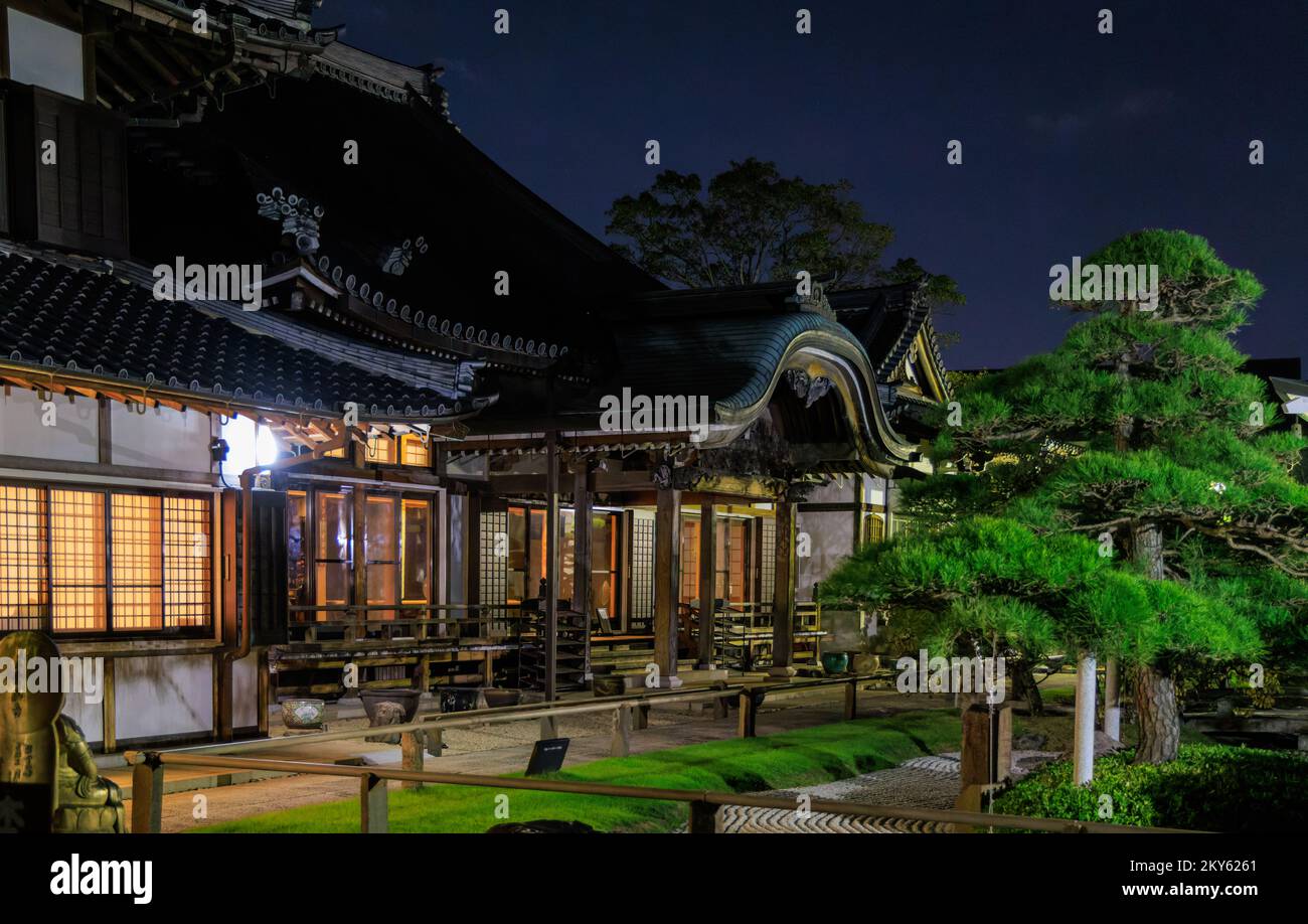 Traditional Japanese temple and garden at night Stock Photo - Alamy