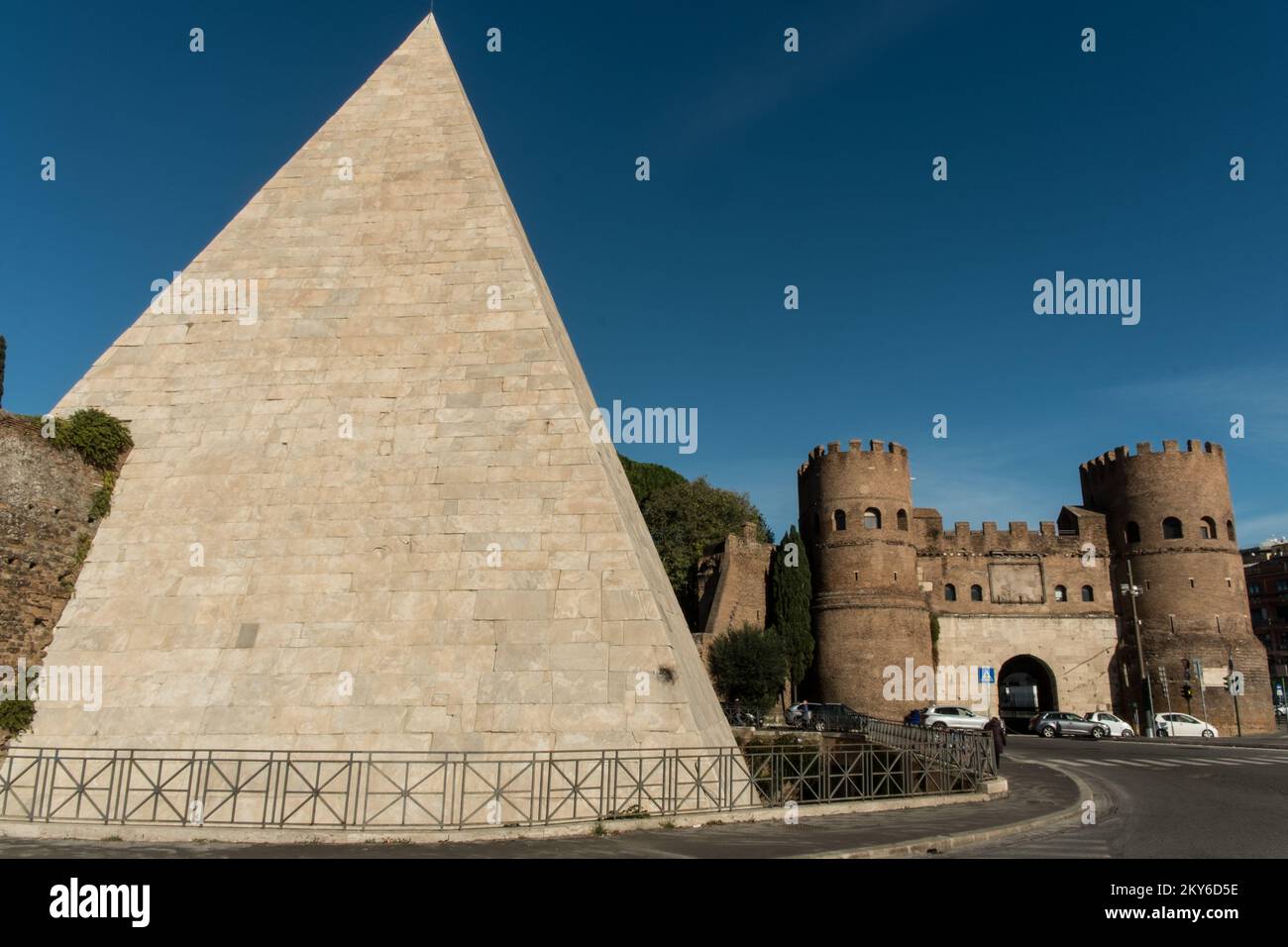 A detail of the Pyramid of Cestius (Piramide Cestia) in Rome, a 2,000 ...