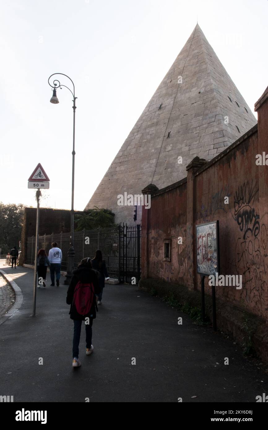 A detail of the Pyramid of Cestius (Piramide Cestia) in Rome, a 2,000 ...