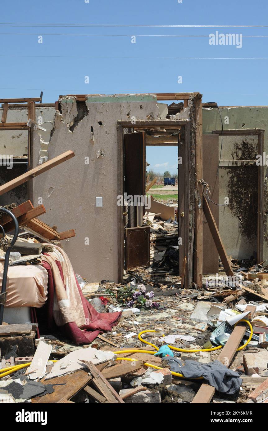 Destroyed photographs hi-res stock photography and images - Alamy