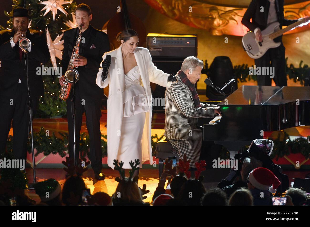 Katherine mcphee david foster hi-res stock photography and images - Alamy