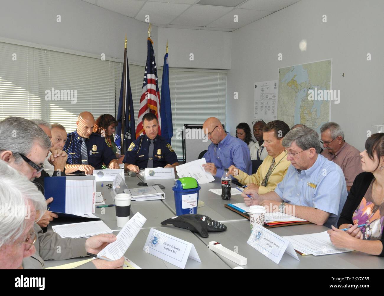 Keeping staff informed hi-res stock photography and images - Alamy