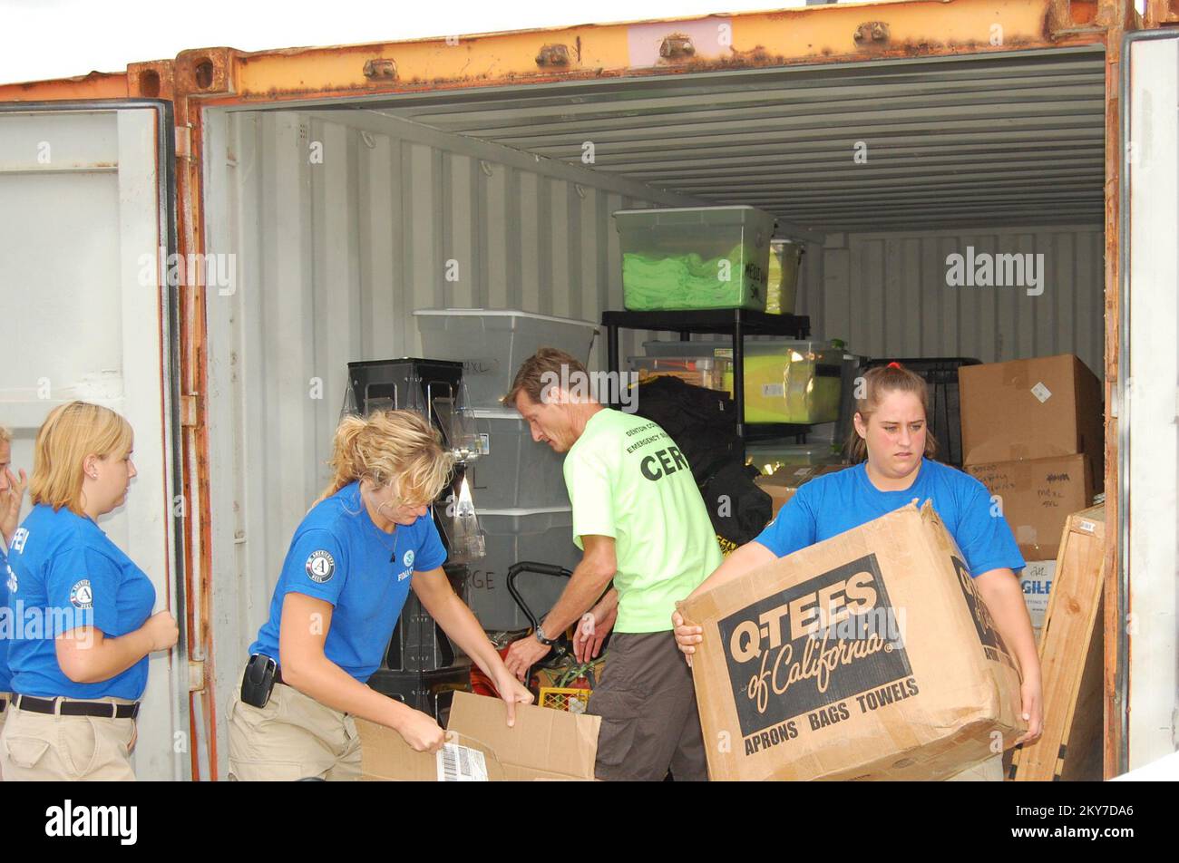 Texas, July 27, 2013 FEMA volunteers work with other volunteers for ...