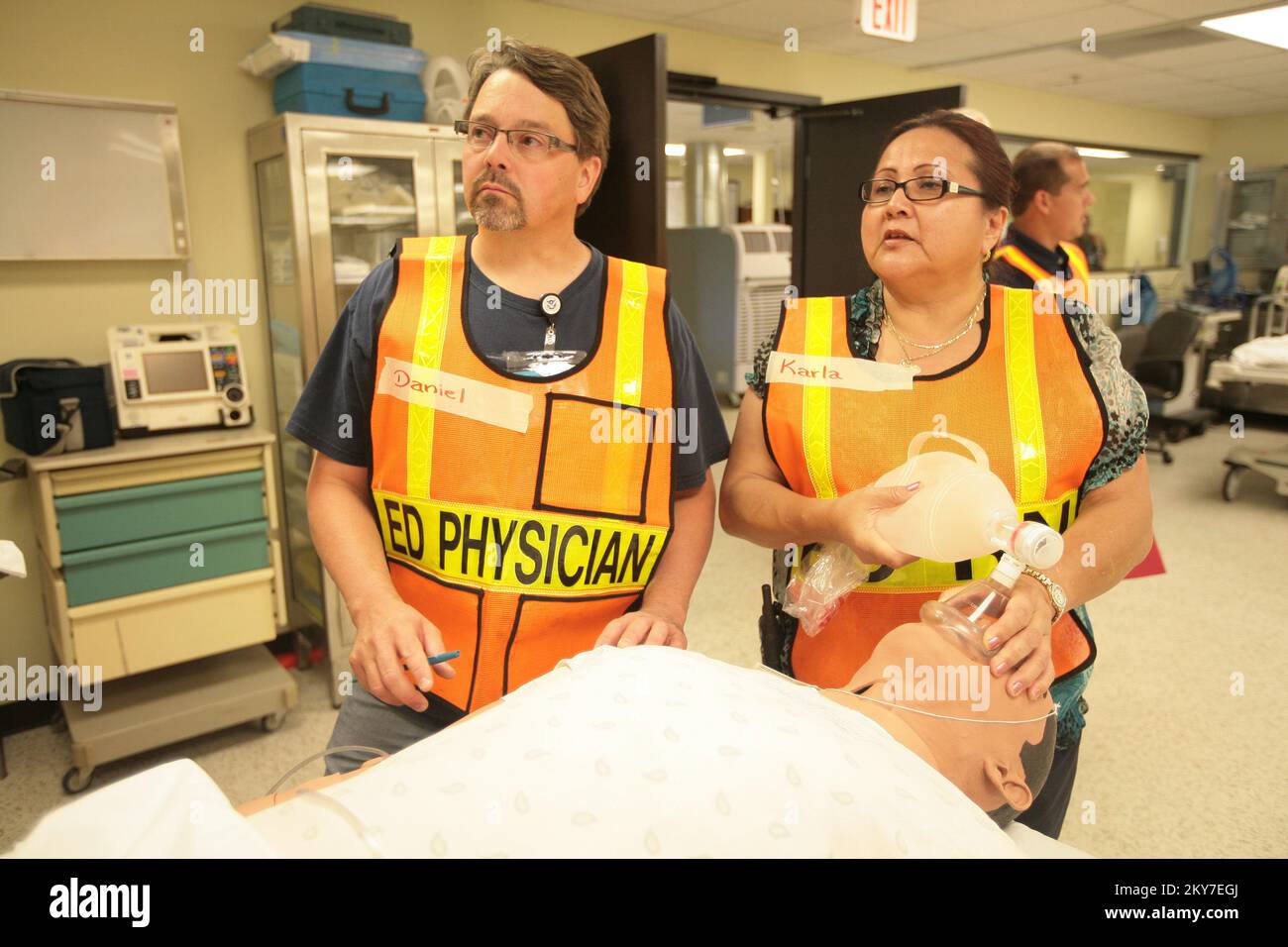 Hospital emergency response training hi-res stock photography and ...