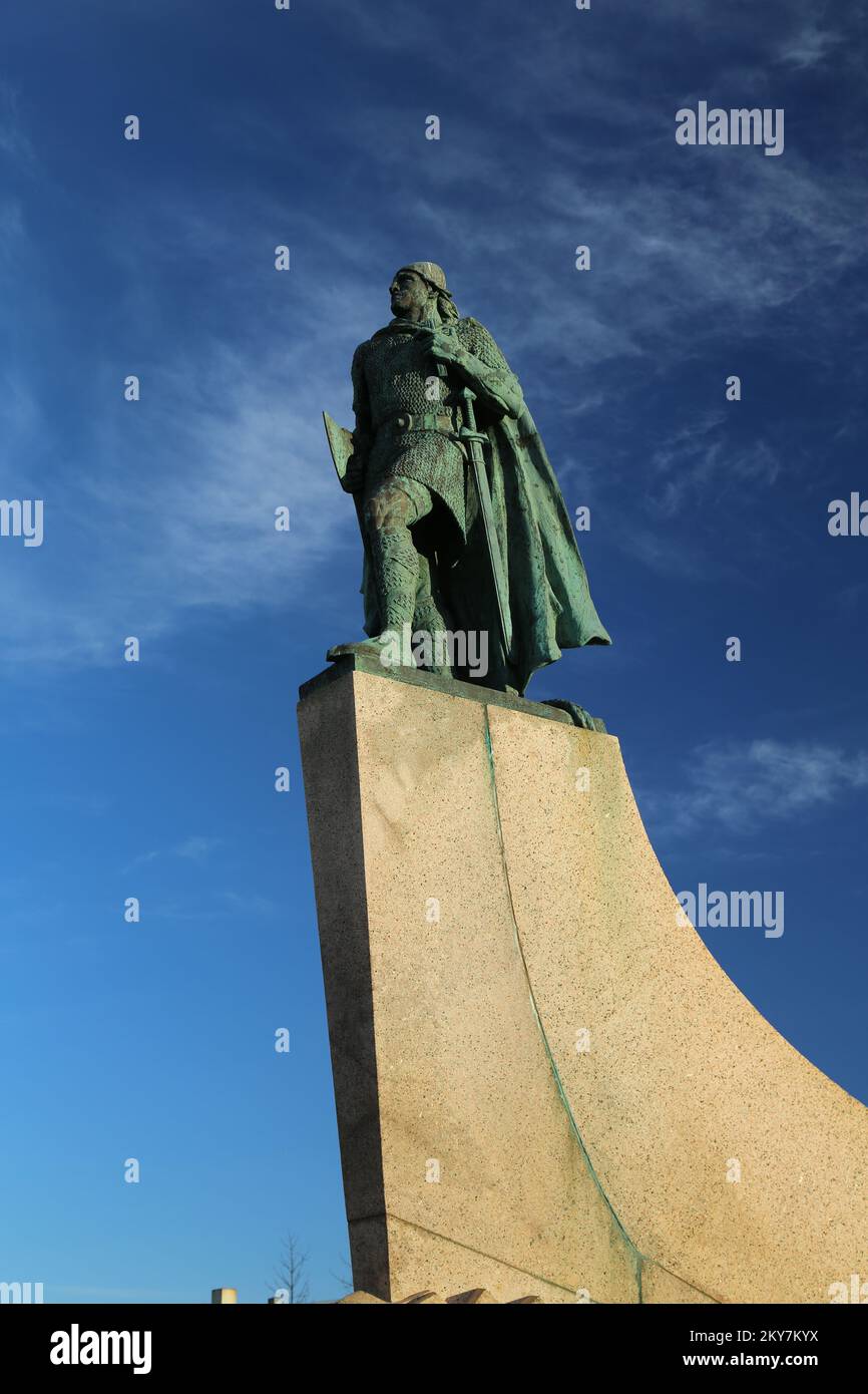 Statue of Leifur Eiríksson Stock Photo - Alamy