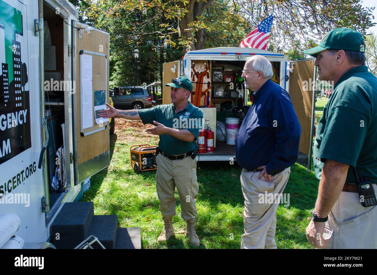 Community emergency response team cert hi-res stock photography and ...