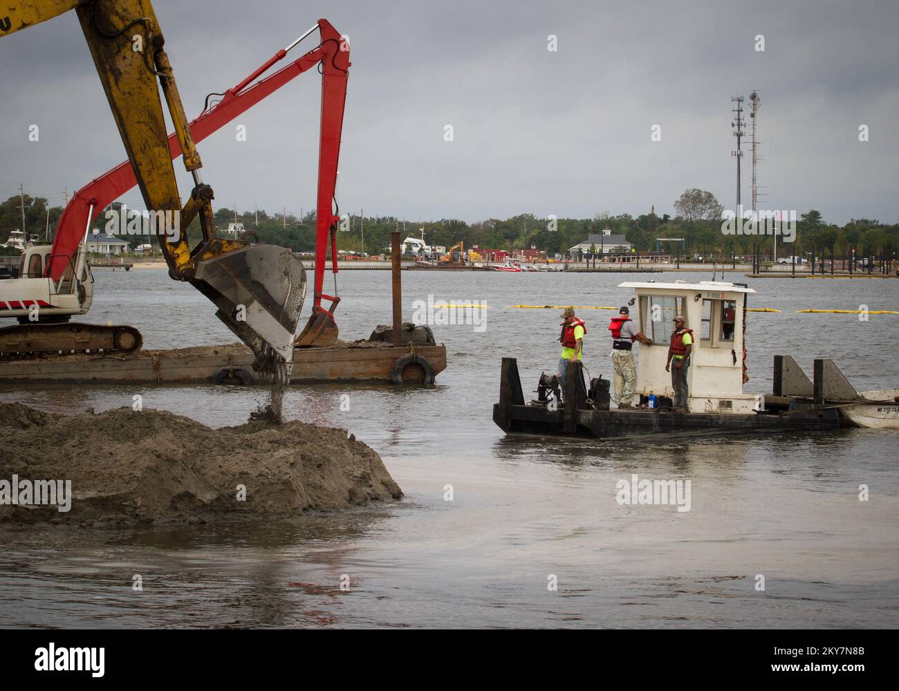 Waterway debris removal program hi-res stock photography and images - Alamy
