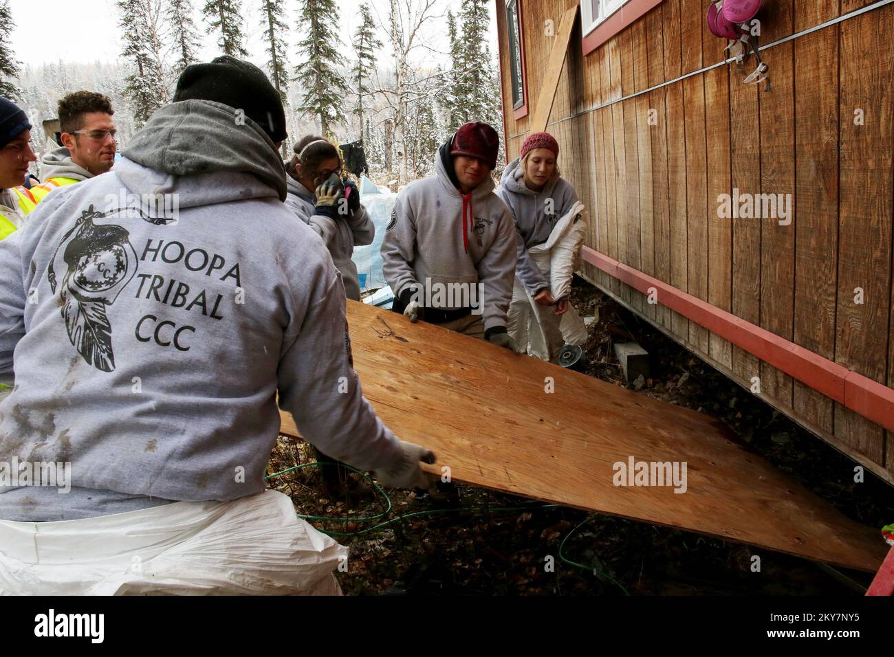 Removing old insulation hi-res stock photography and images - Alamy