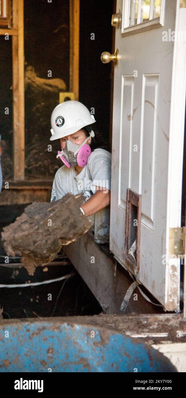 Americorp is helping residents of Colorado recover from recent f ...