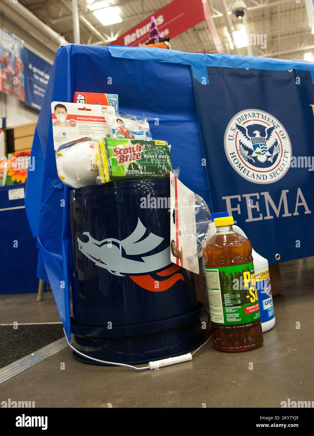FEMA Mitigation Community Education Outreach specialists create ...