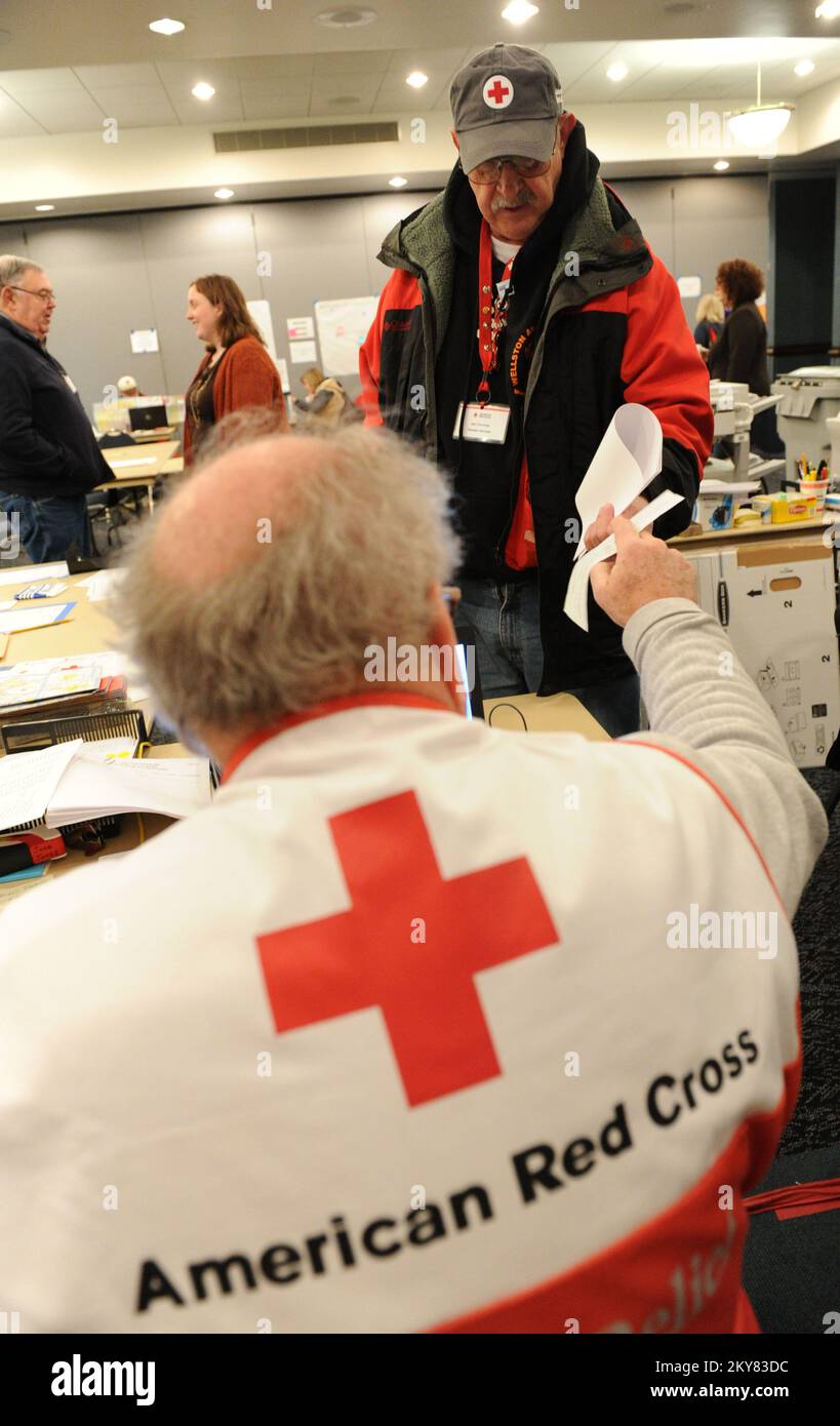 Red cross disaster usa worker hi-res stock photography and images - Alamy