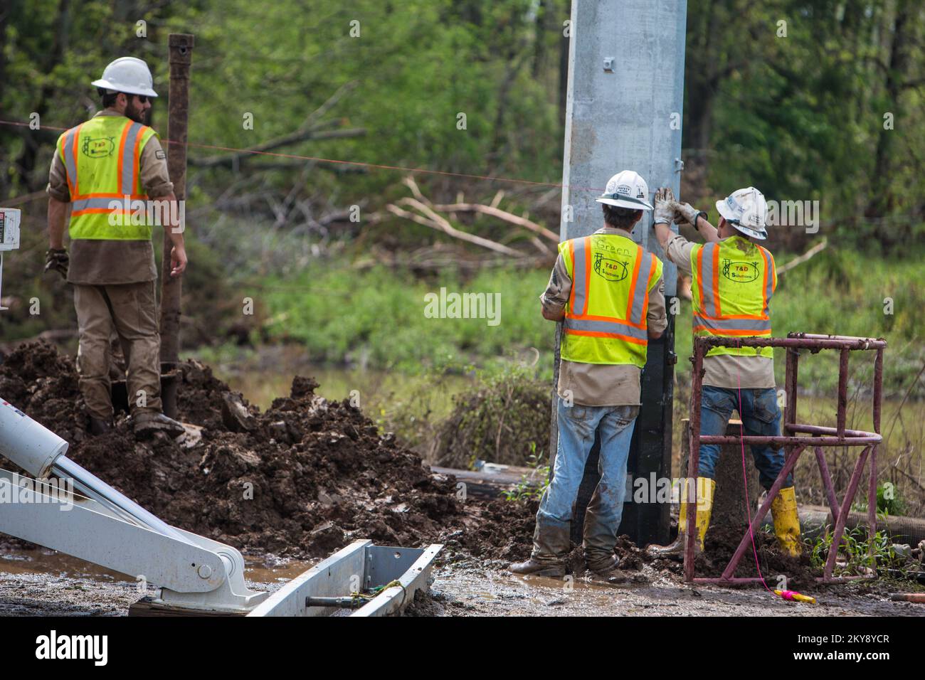Mayflower, Ark., May 12, 2014 â€“ Maintenance workers from T&D ...