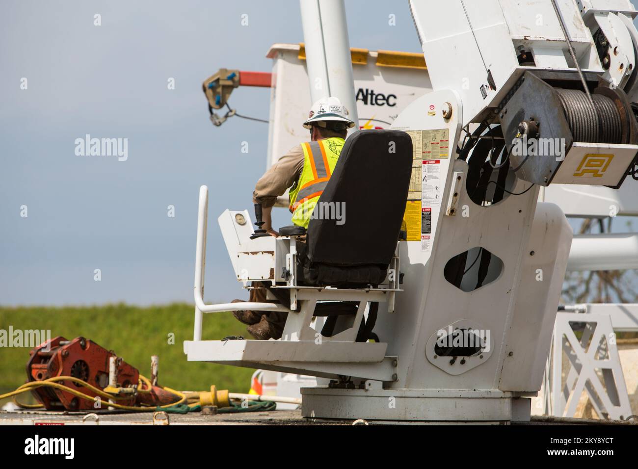 Mayflower, Ark., May 12, 2014 â€“ A maintenance supervisor from T&D ...