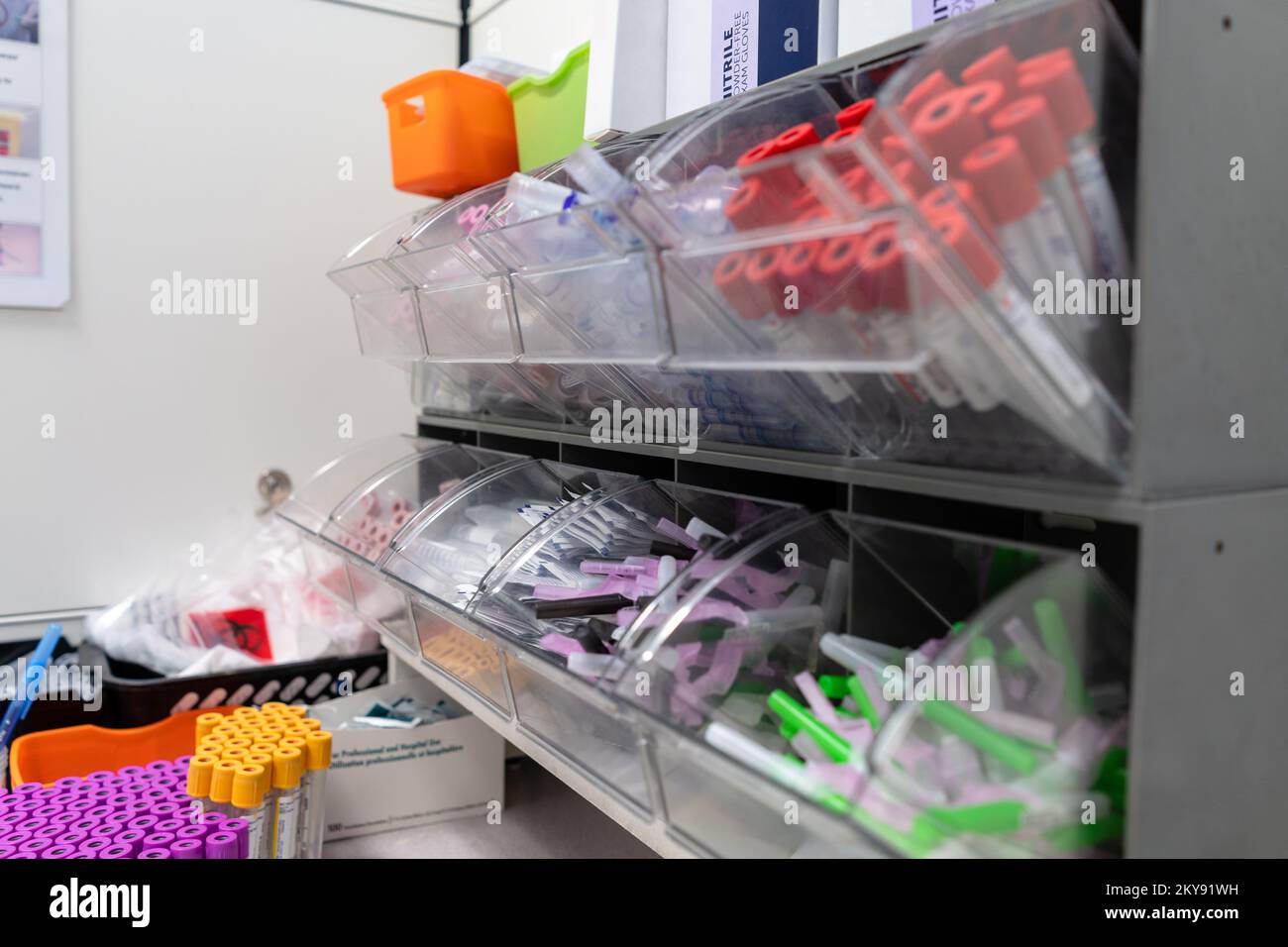 Medical lab hi-res stock photography and images - Alamy
