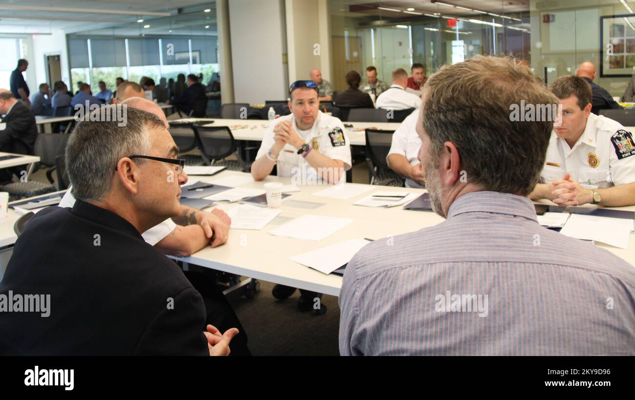 Tabletop exercise hi-res stock photography and images - Alamy