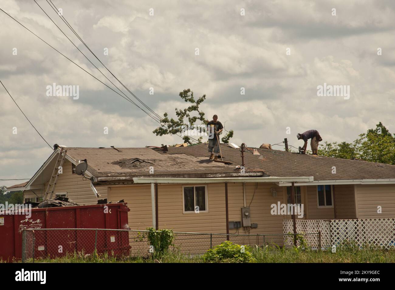 Alabama continues to recover from tornadoes damage.. Alabama Severe ...