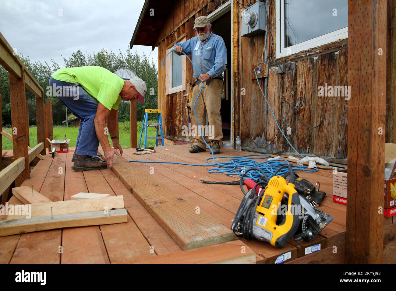 Rebuilding after weather disaster hi-res stock photography and images ...