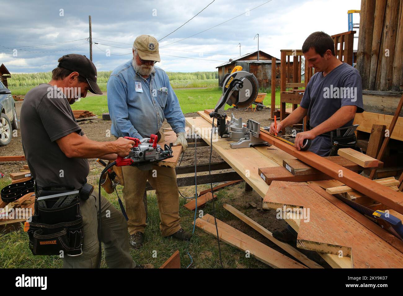 Rebuilding after weather disaster hi-res stock photography and images ...
