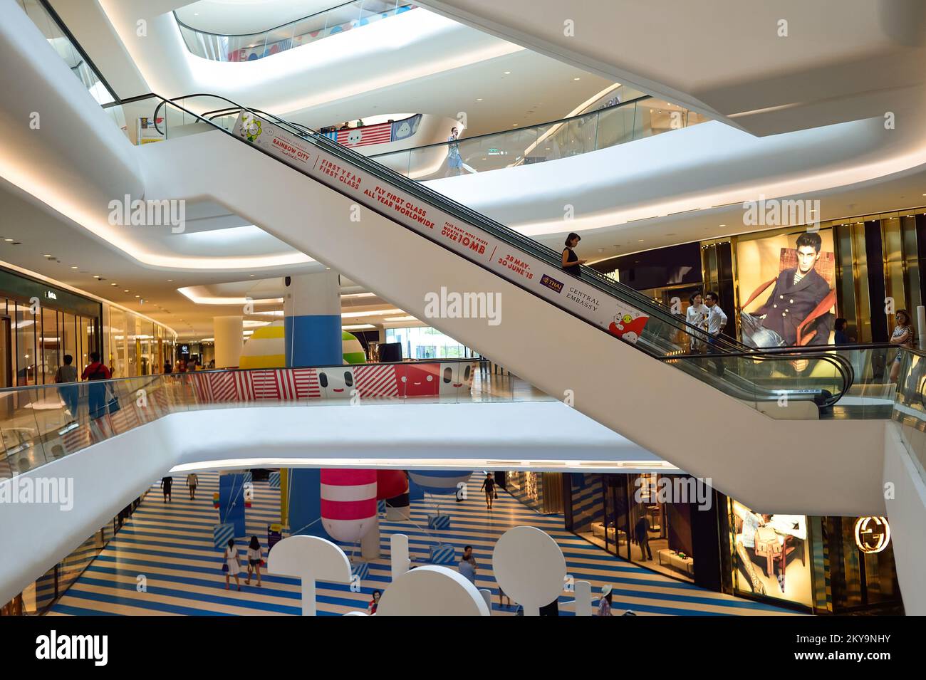 BANGKOK, THAILAND - JUNE 20, 2015: shopping center interior. Shopping ...