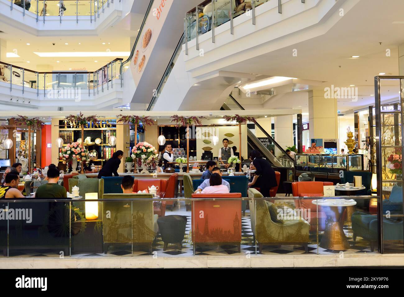 BANGKOK, THAILAND - JUNE 20, 2015: shopping center interior. Shopping ...