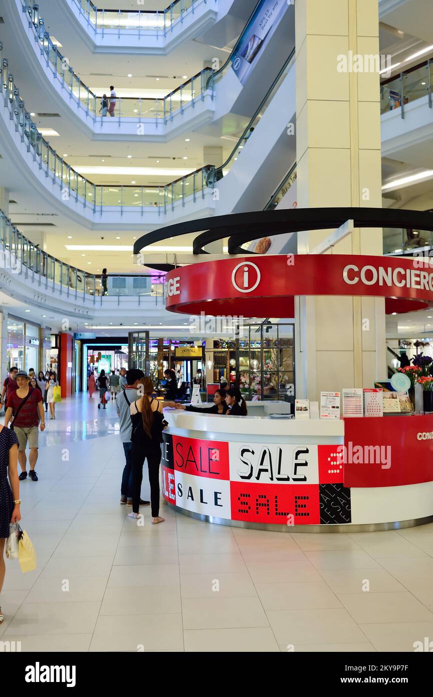 BANGKOK, THAILAND - JUNE 20, 2015: shopping center interior. Shopping ...