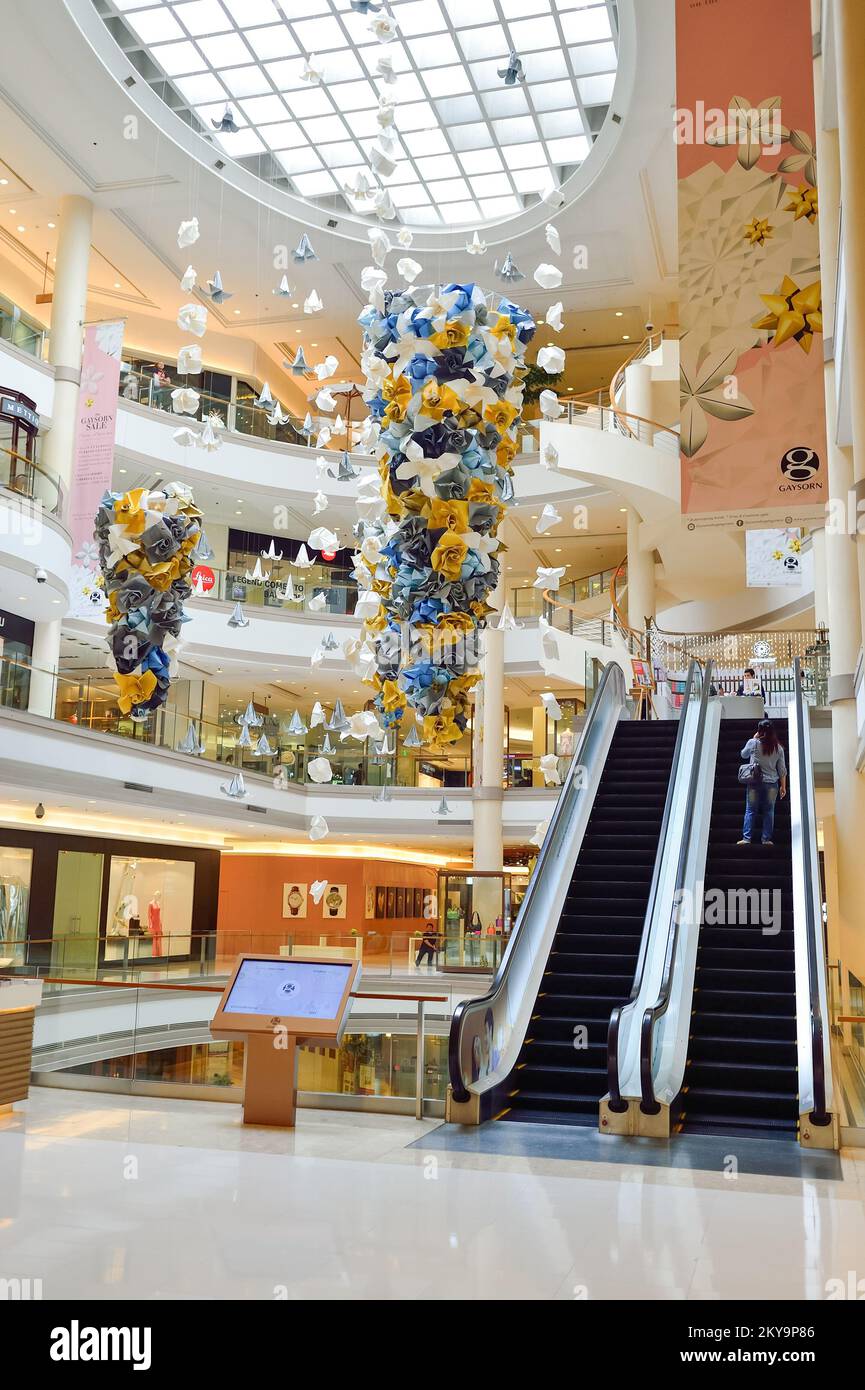 BANGKOK, THAILAND - JUNE 20, 2015: shopping center interior. Shopping ...
