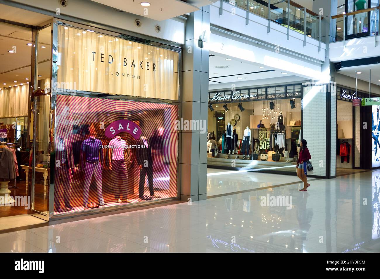 BANGKOK, THAILAND - JUNE 20, 2015: shopping center interior. Shopping ...
