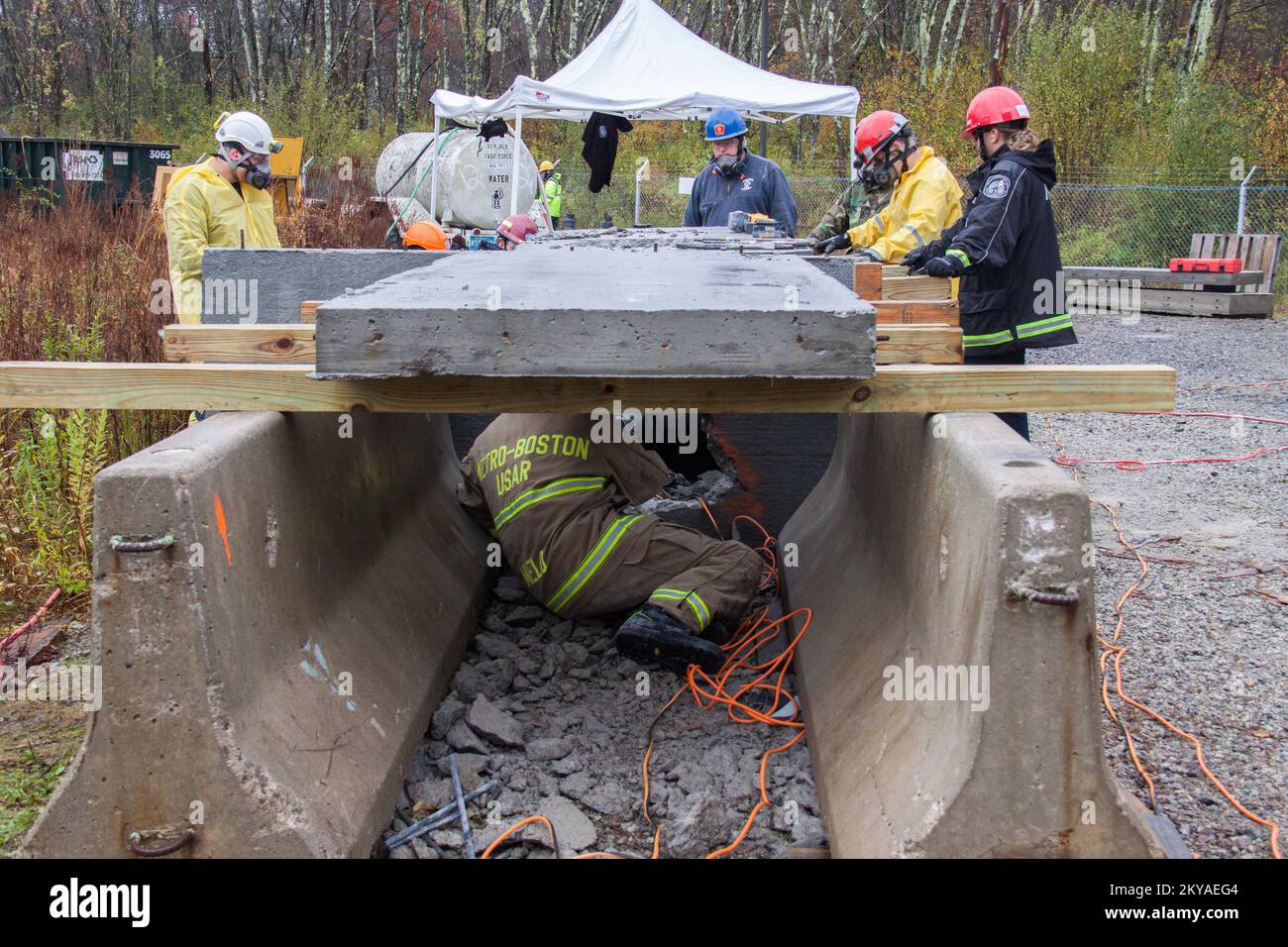 Structural collapse hi-res stock photography and images - Alamy