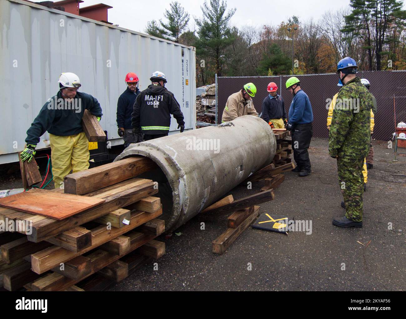 Structural collapse hi-res stock photography and images - Alamy