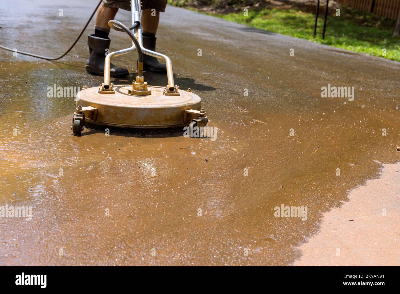 Pressure washer worker hi-res stock photography and images - Alamy