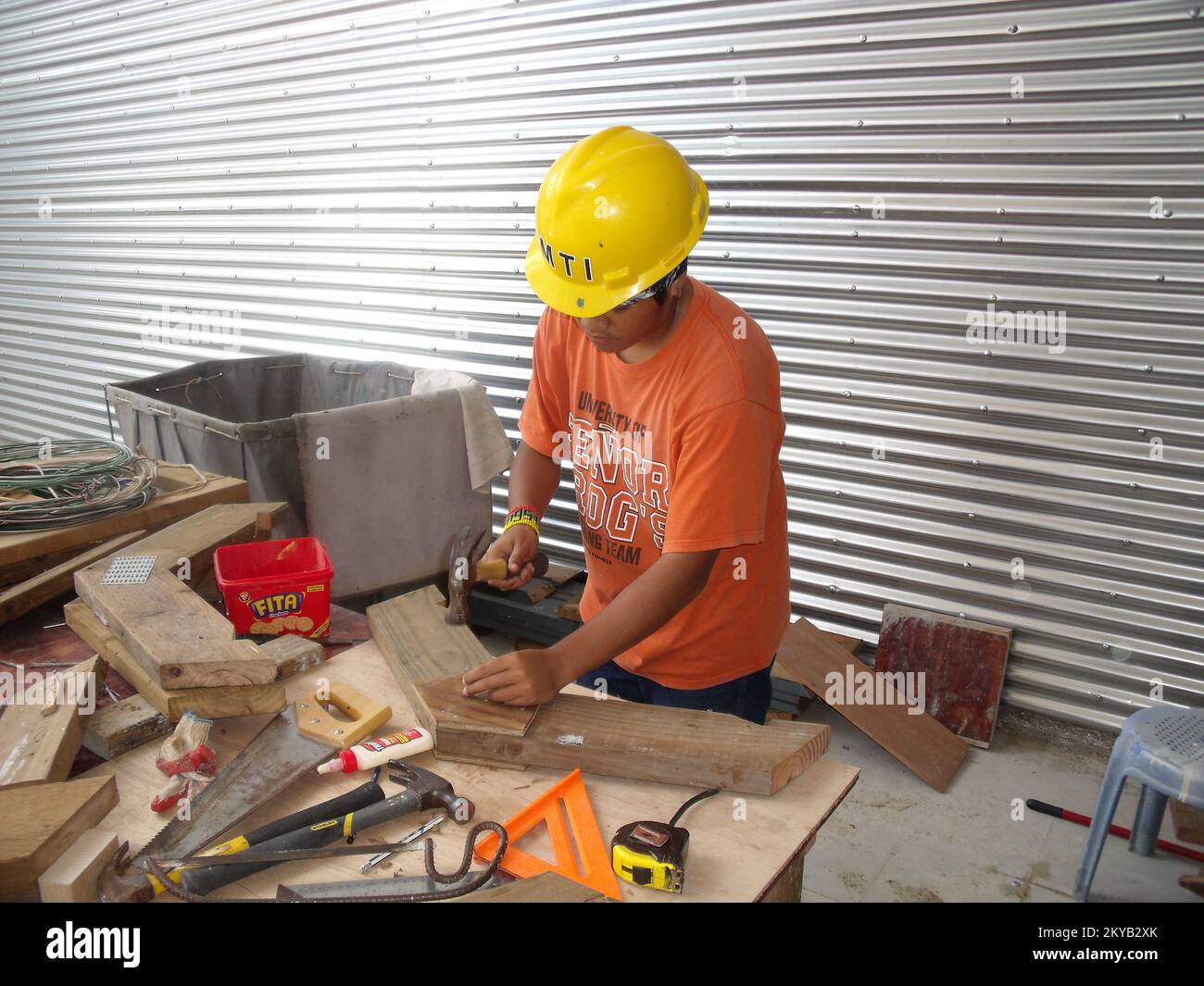 Weak plywood hi-res stock photography and images - Alamy