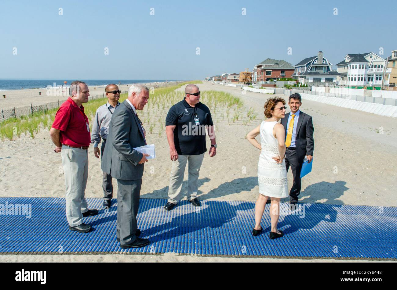 New york harbor photographs hi-res stock photography and images - Alamy