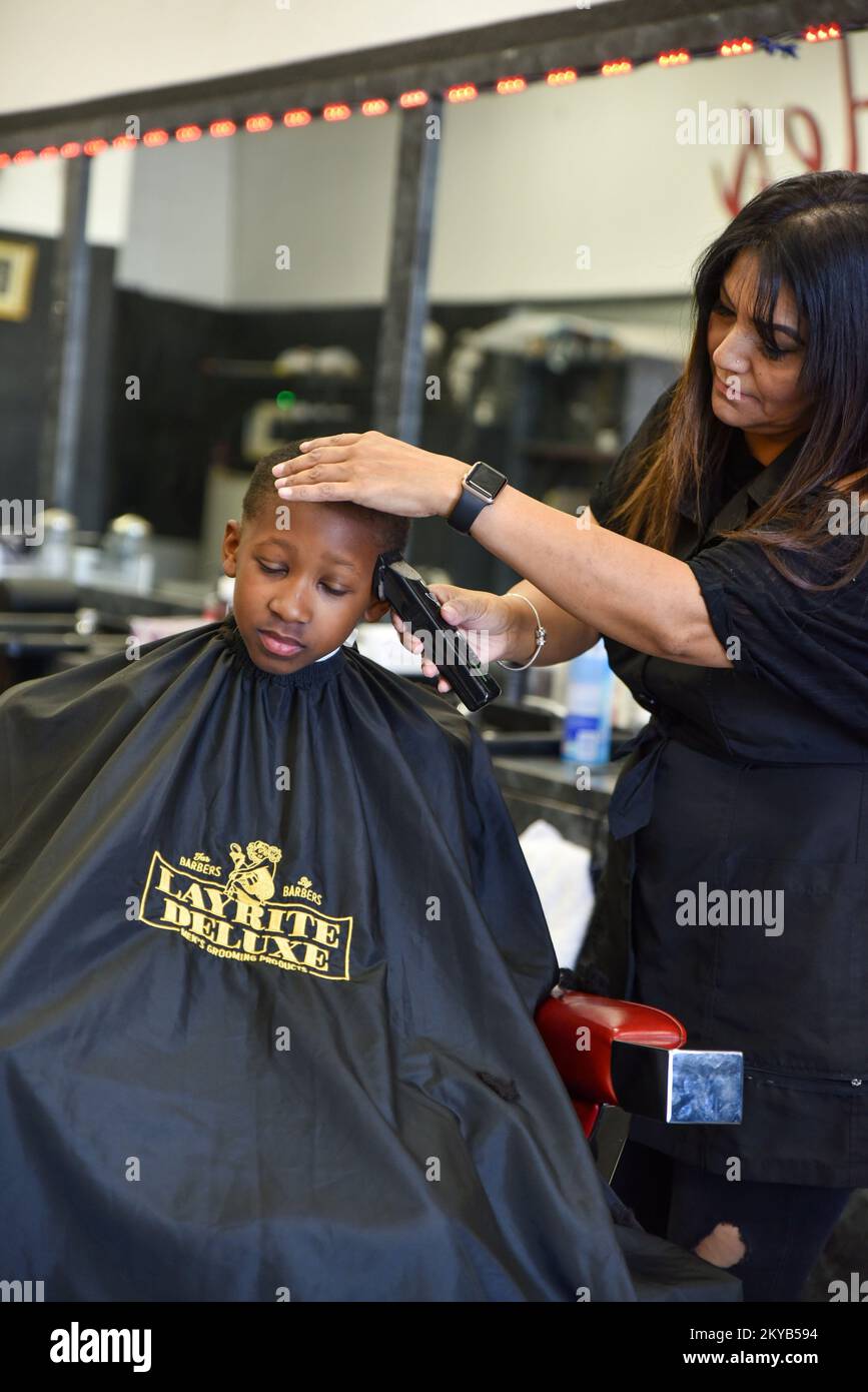 Hair stylist cut store