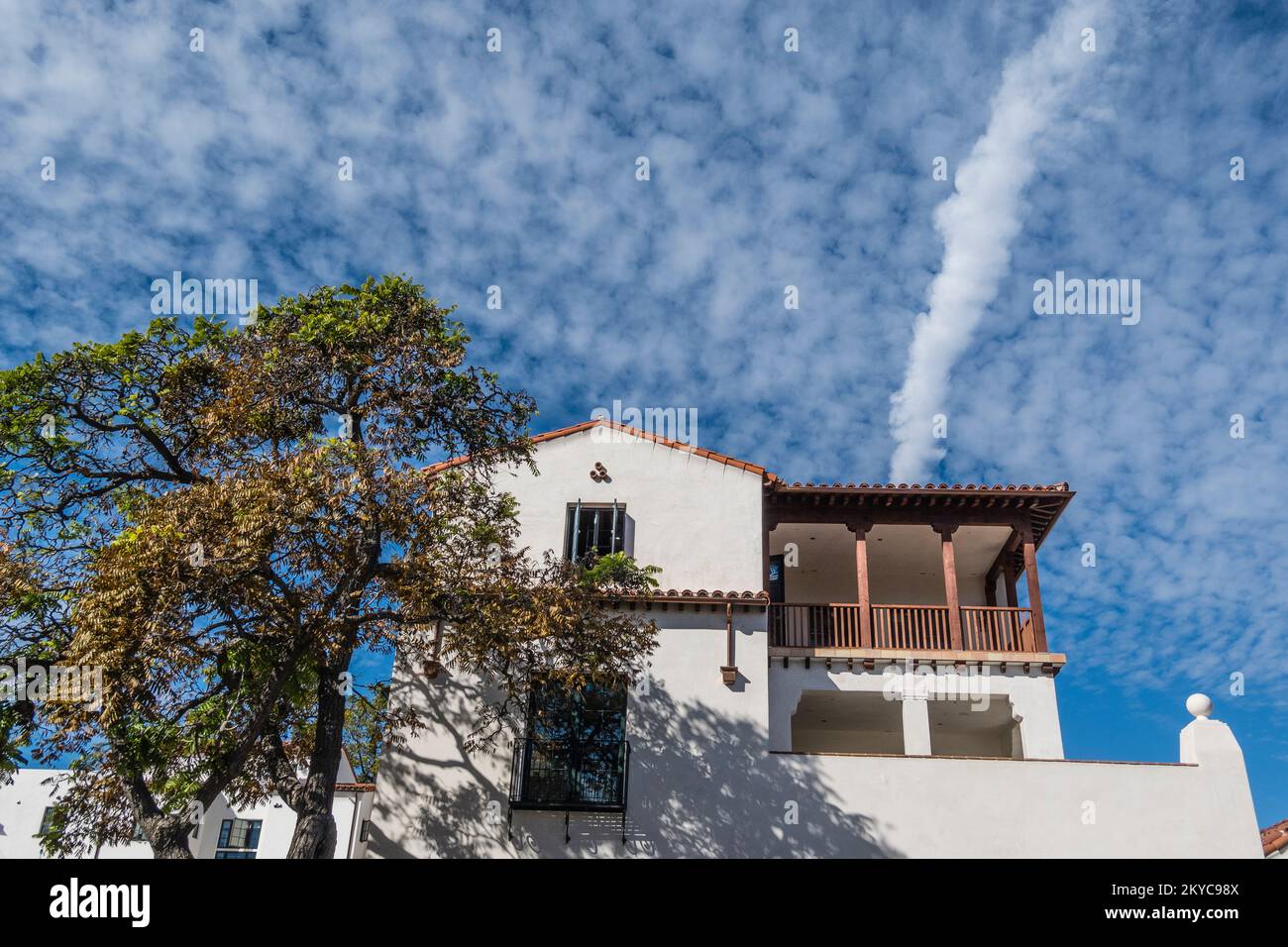 An unusual thin vertical cloud formation above the Pistachio House ...