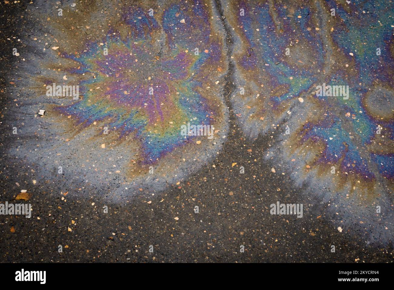 Oil slick puddle hi-res stock photography and images - Alamy
