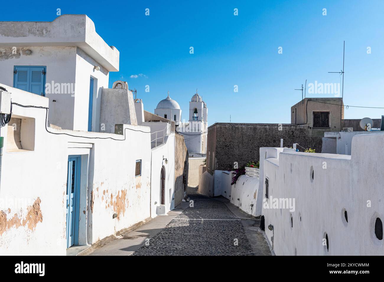 Traditional village of Megalochori, Santorini, Greece Stock Photo - Alamy