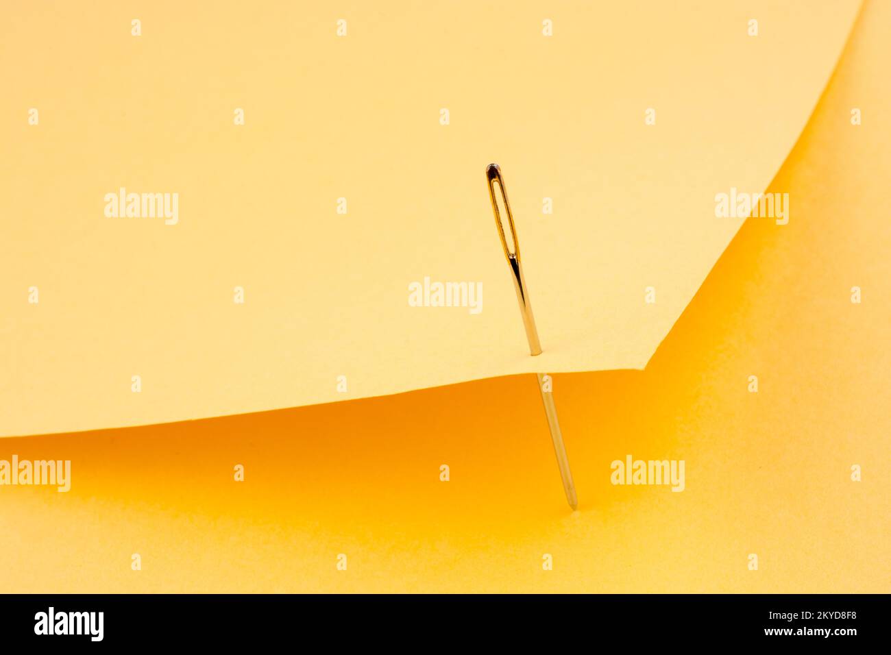 The pierced needle hi-res stock photography and images - Alamy