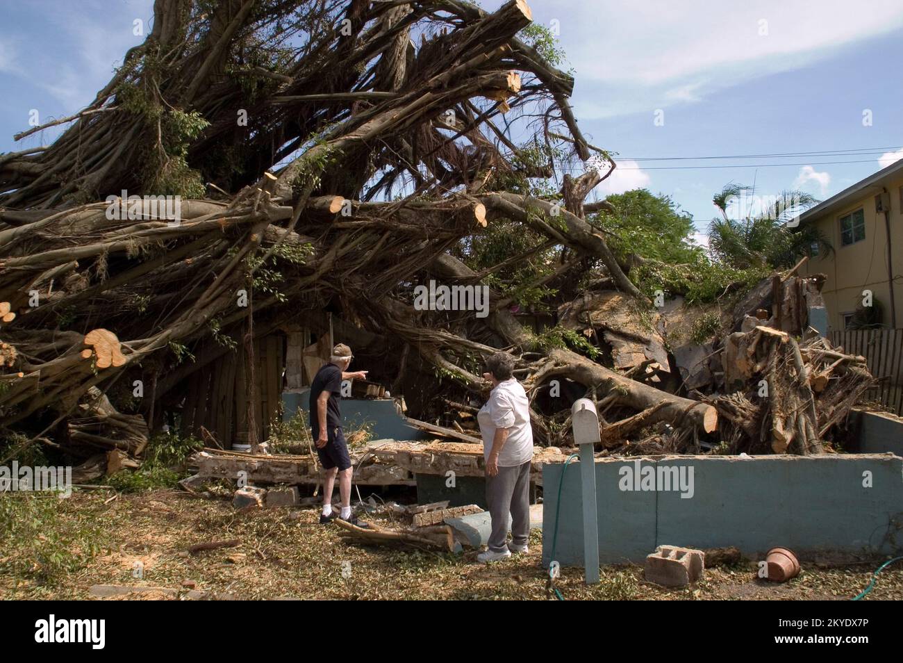 Mobile homes damaged by hurricane hi-res stock photography and images ...