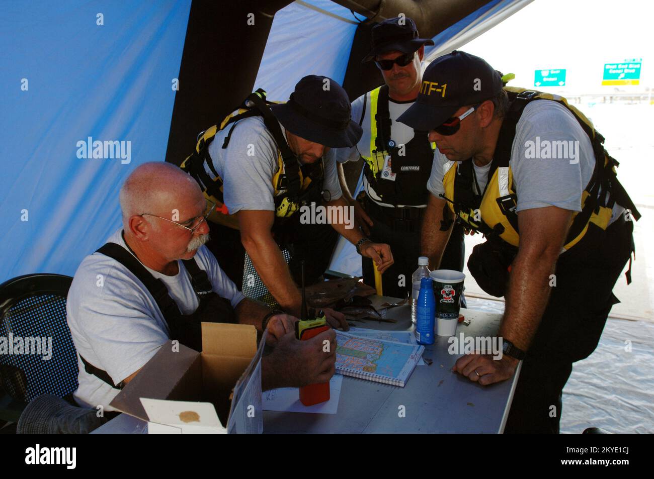 Hurricane Katrina, New Orleans, LA, August 31, 2005 -- Members of the ...