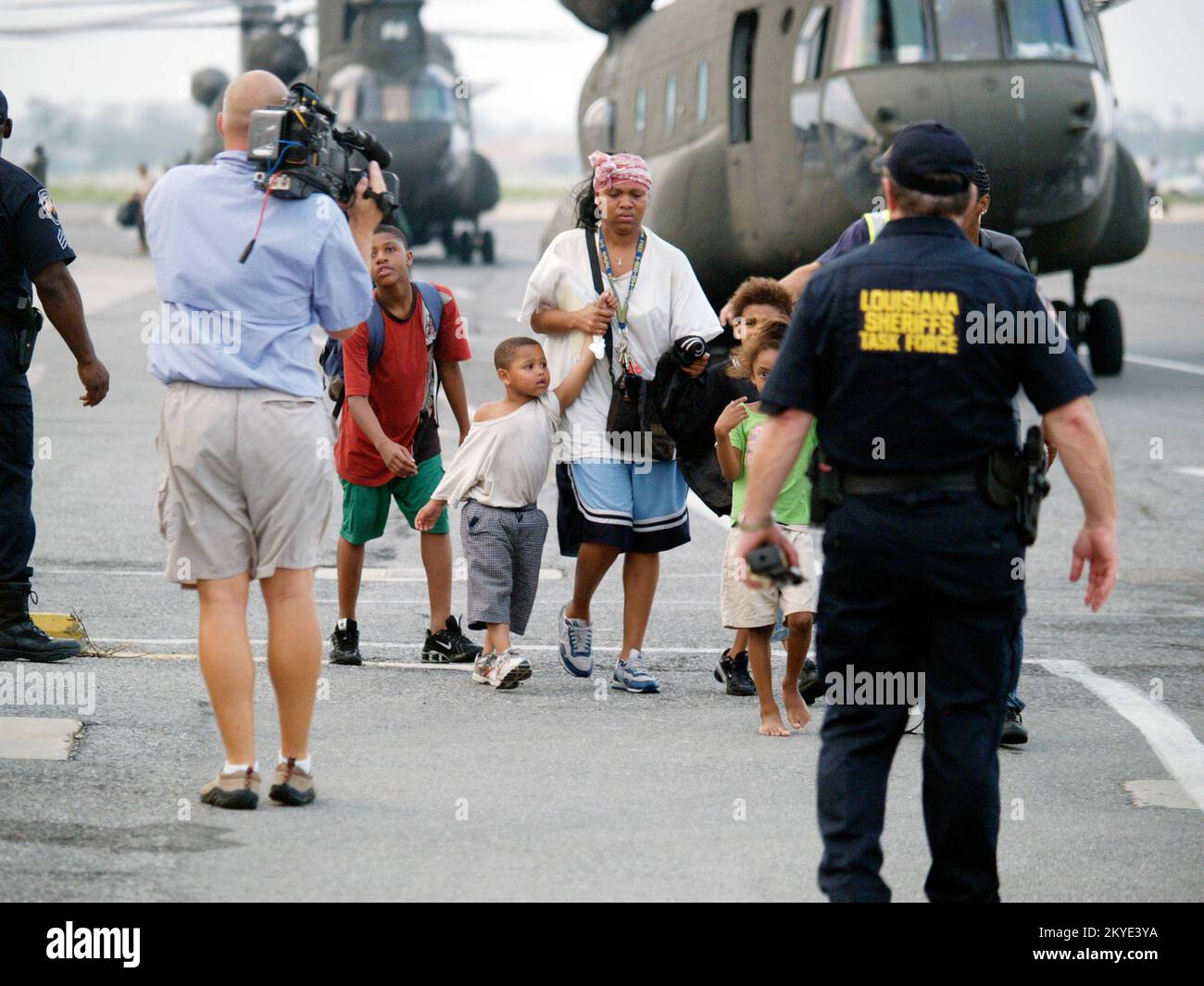 Hurricane Katrina, New Orleans, La., September 1, 2005 -- Evacuees and ...