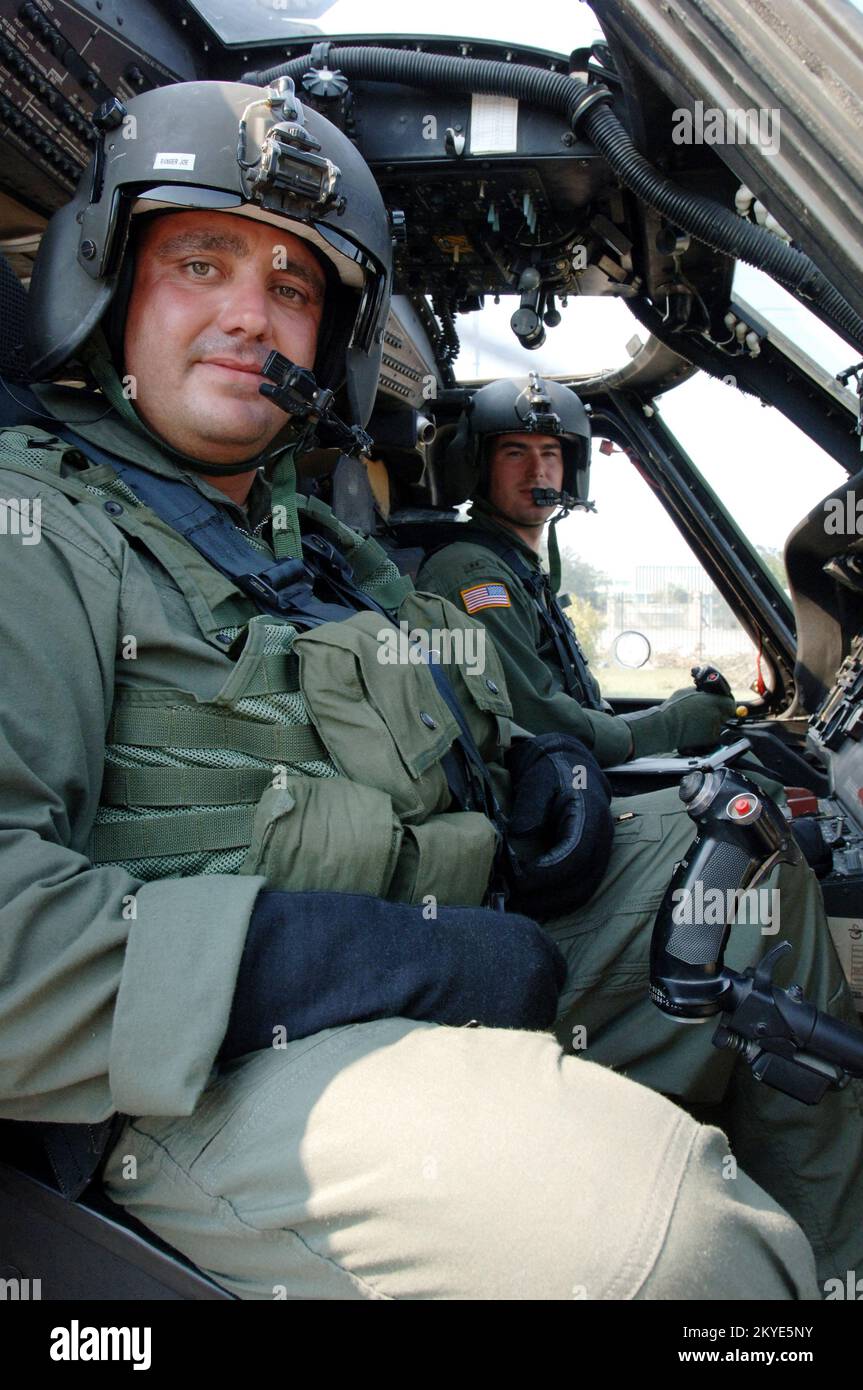 Hurricane katrina rescue helicopter hi-res stock photography and images ...