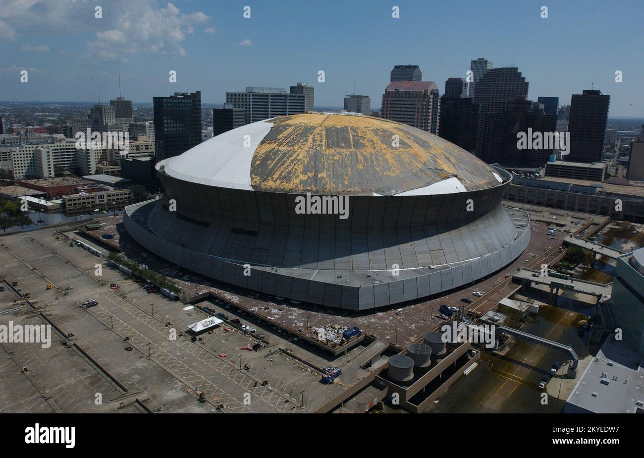 Superdome hurricane katrina hi-res stock photography and images - Alamy
