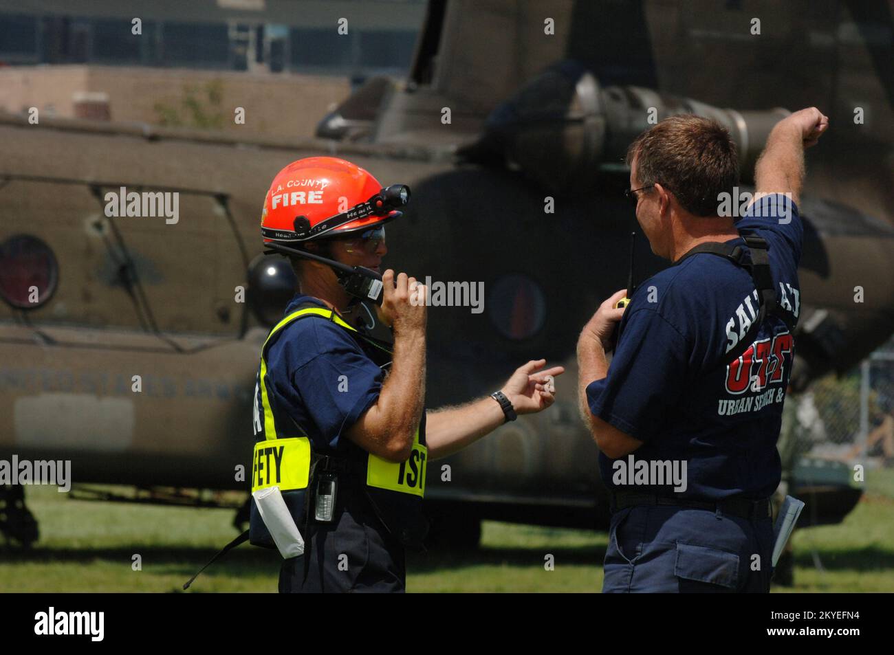 Fema urban search and rescue team hi-res stock photography and images ...