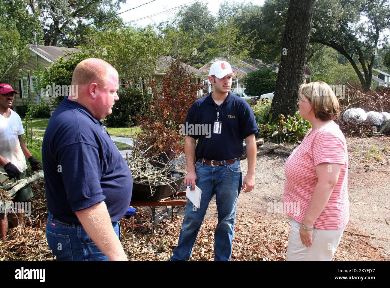 Hurricane Katrina, Baton Rouge, La., September 17, 2005 - FEMA workers ...