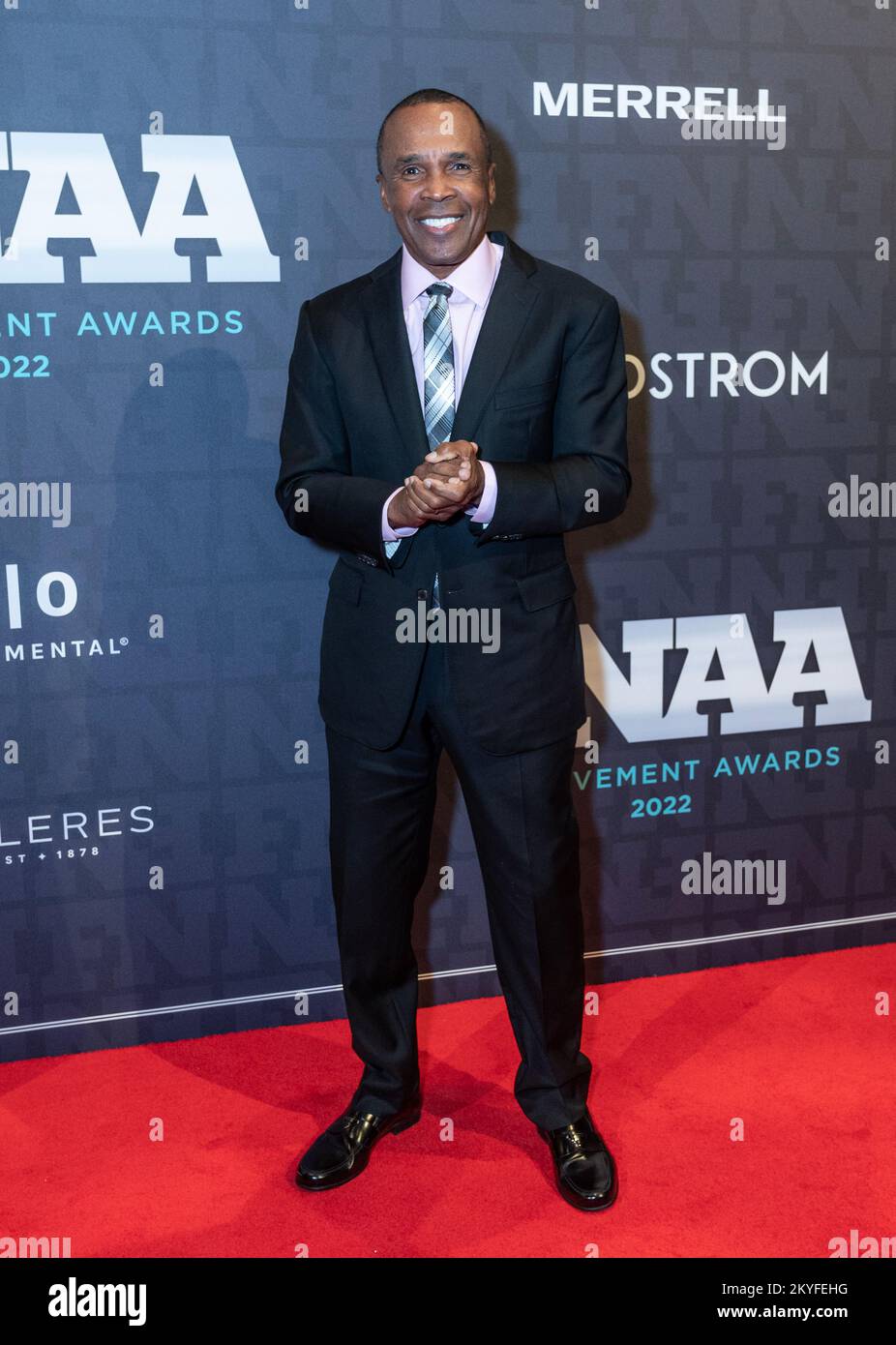Sugar Ray Leonard attends the 2022 Footwear News Achievement Awards at ...