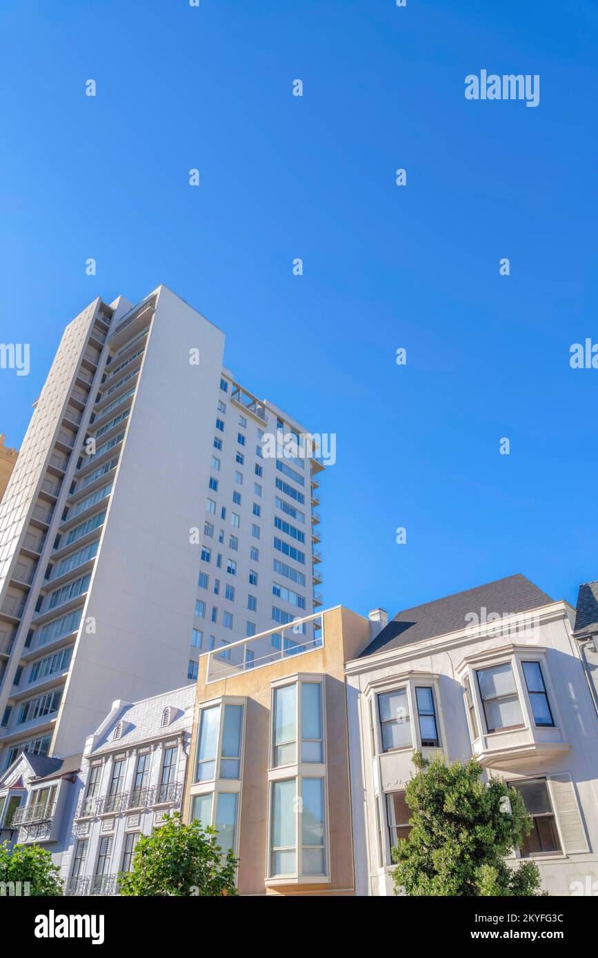 Curved apartments residences architecture hi-res stock photography and ...