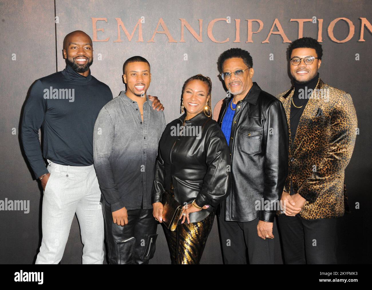 Los Angeles, CA. 30th Nov, 2022. Greg Mathis, Judge Mathis, Linda ...