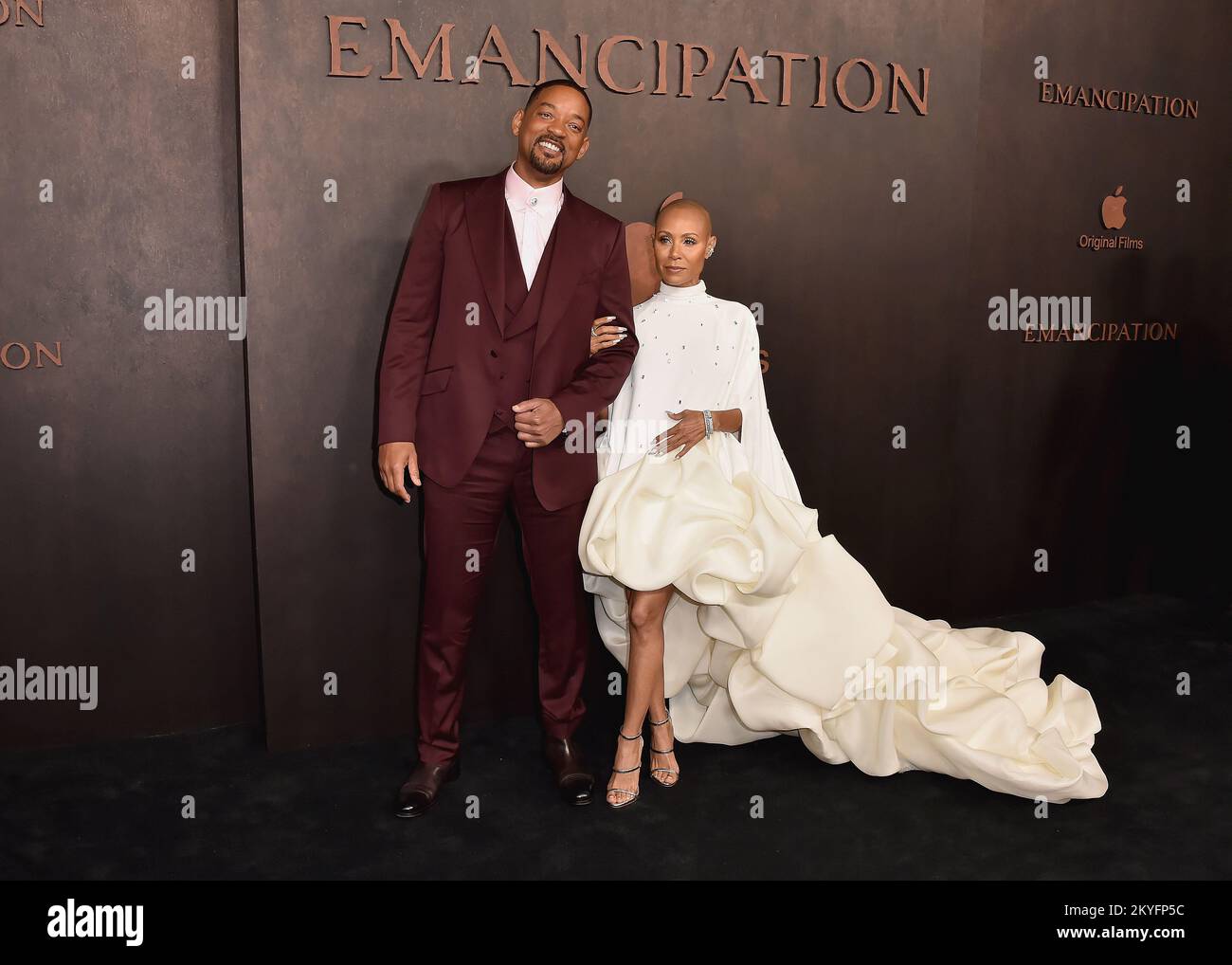 Will Smith and Jada Pinkett Smith walking the red carpet at the ...