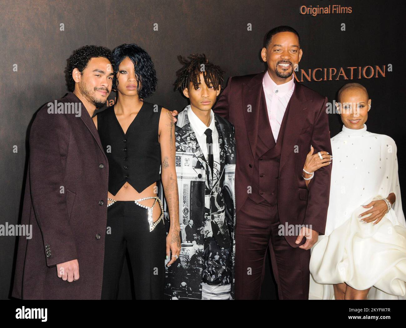 Los Angeles, CA. 30th Nov, 2022. Trey Smith, Willow Smith, Jaden Smith, Will Smith, Jada Pinkett ...